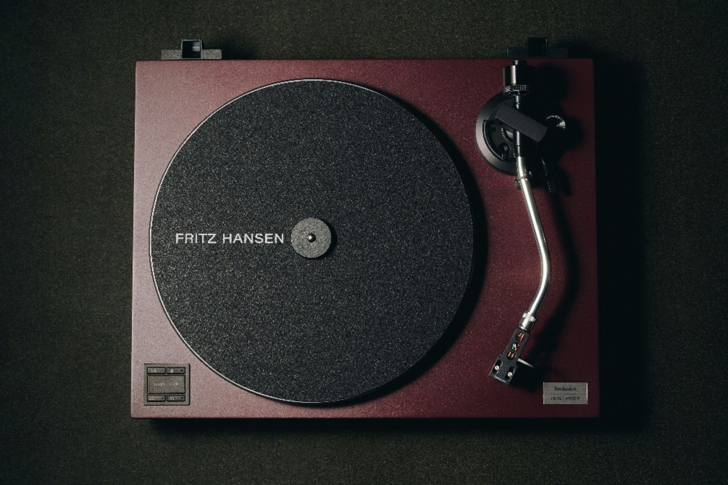 Giradischi Technics SL-40CBT Fritz Hansen | AV Magazine